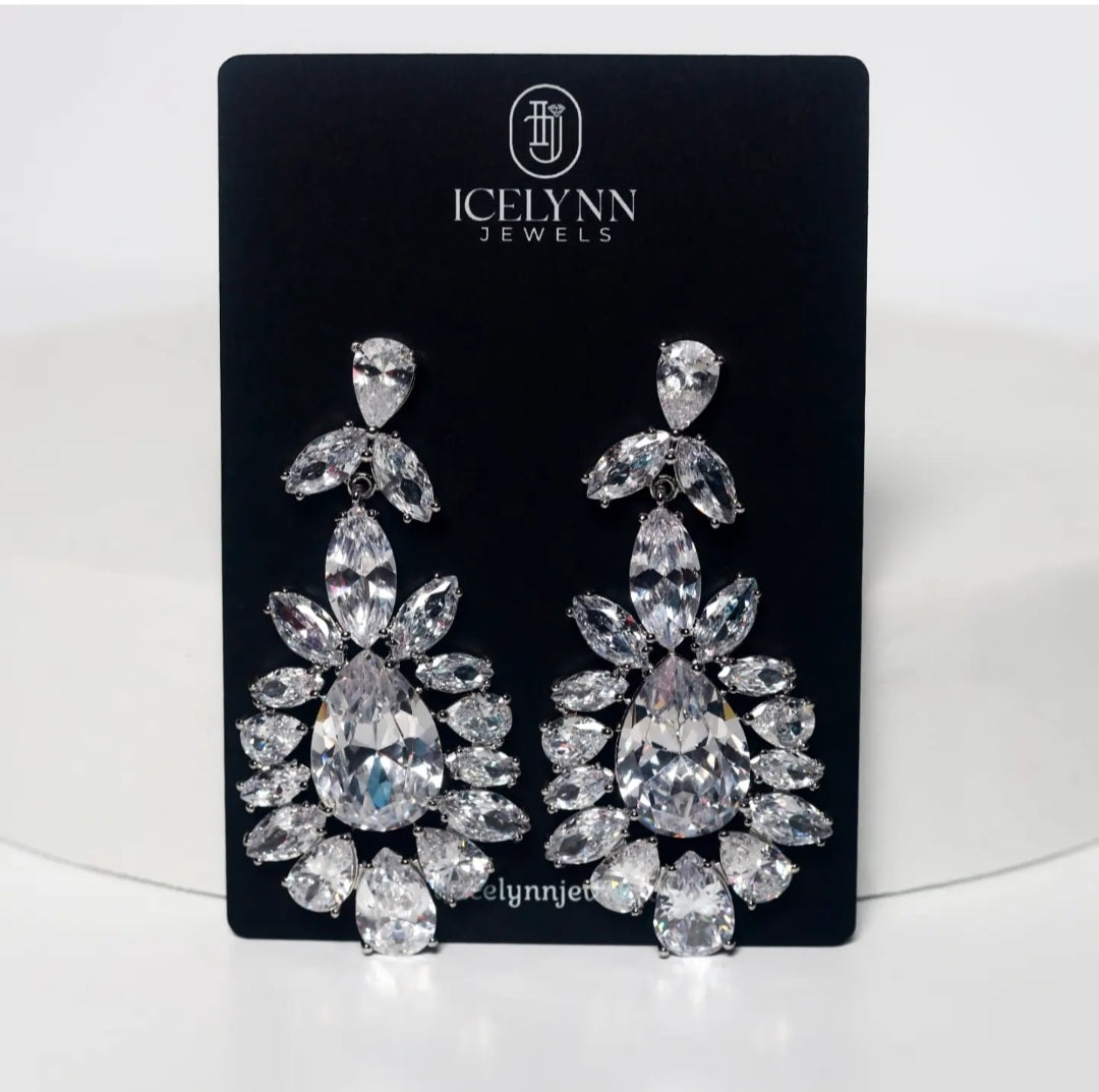 Icelynn Jewels—From "Yes" to "I do".